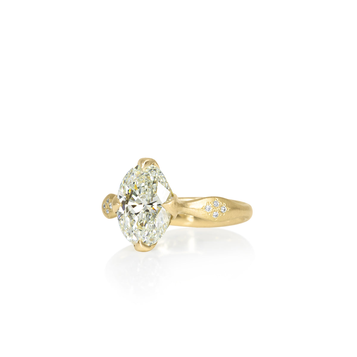 Oval Rosebud Ring